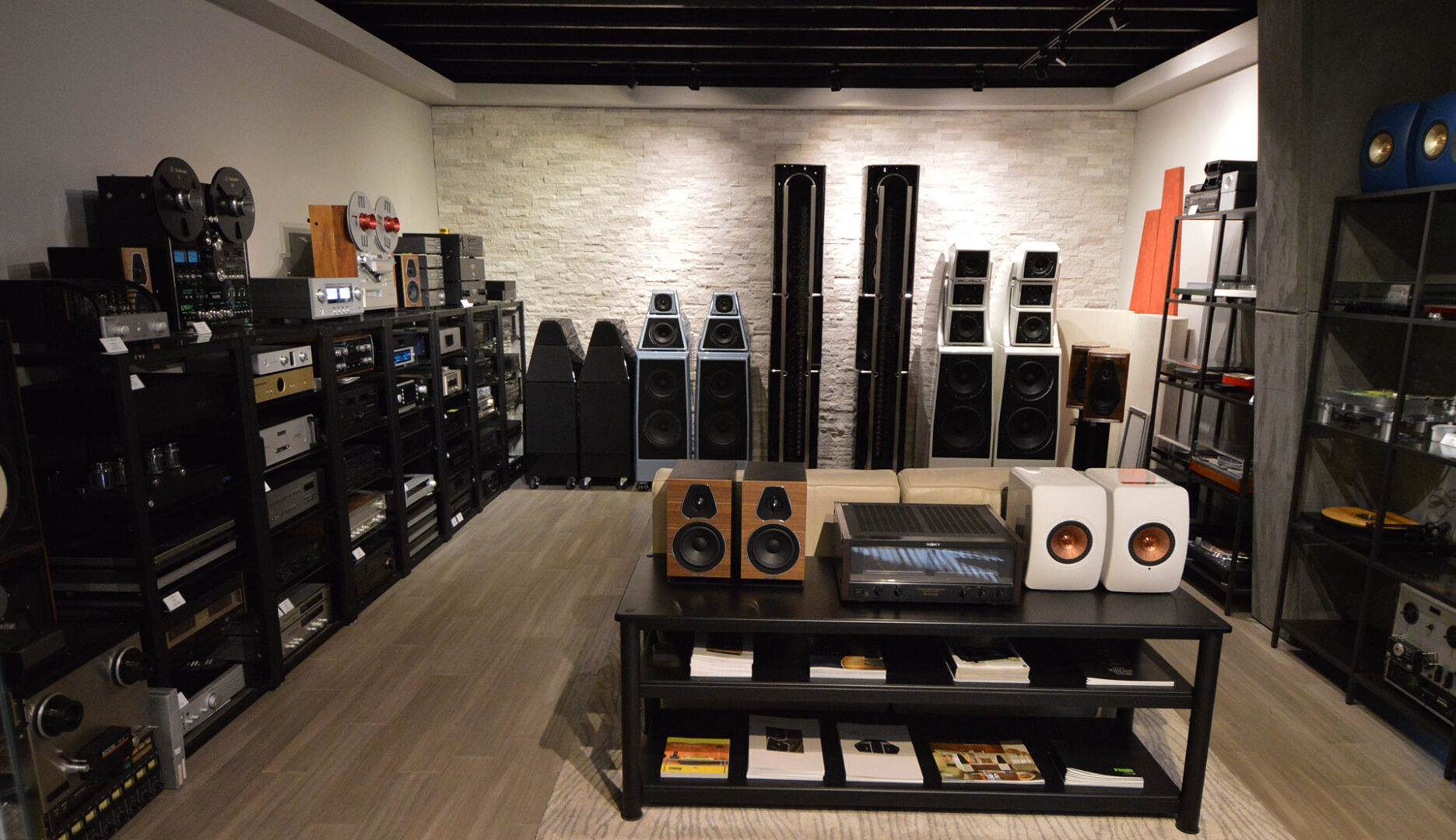 High-End Audio Equipment Featuring World Class Manufacturers